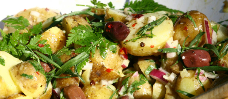 Papas salteadas con olivada de aceitunas Azapeñas — Marmicoc